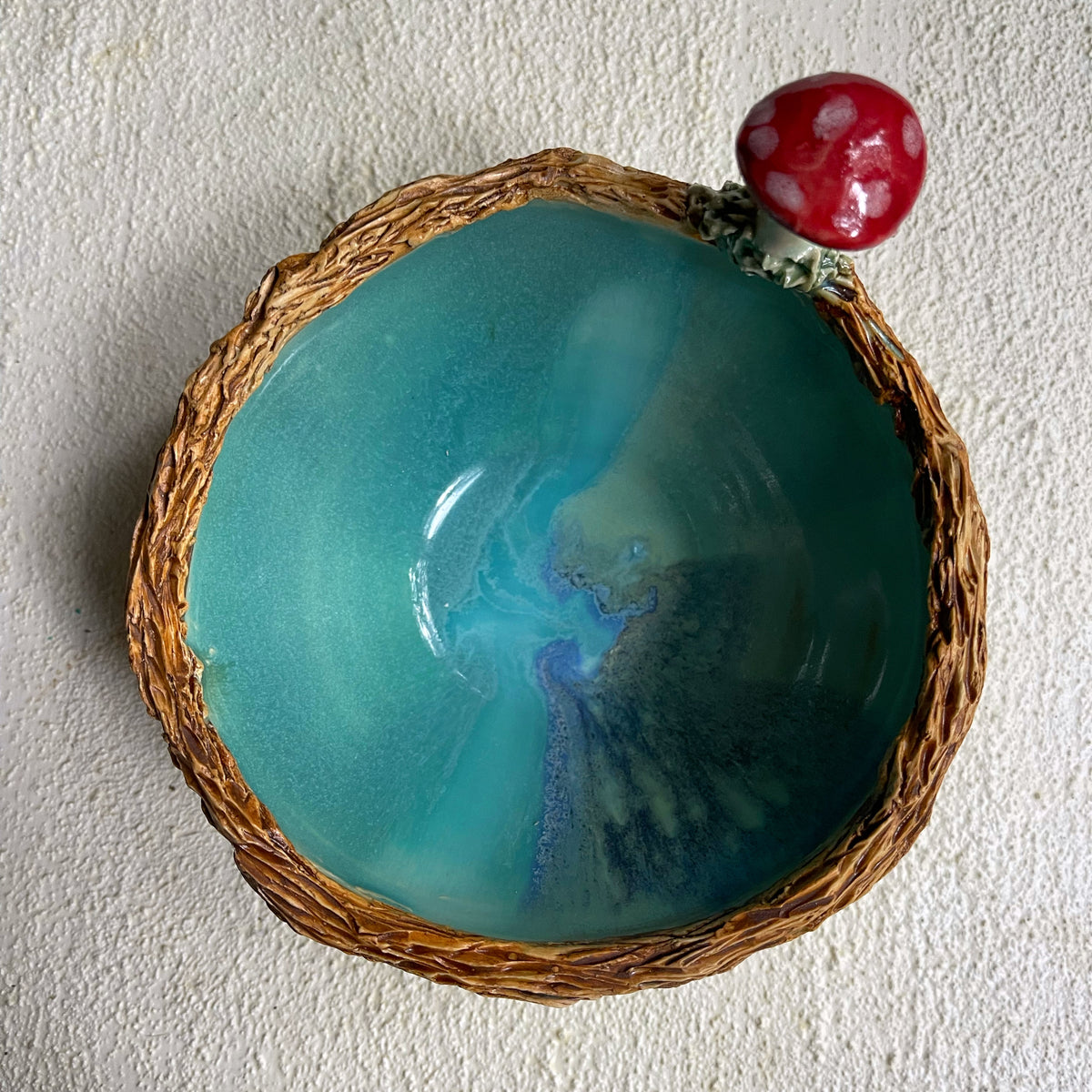 Mushroom bowl M6 – Lee Wolfe Pottery